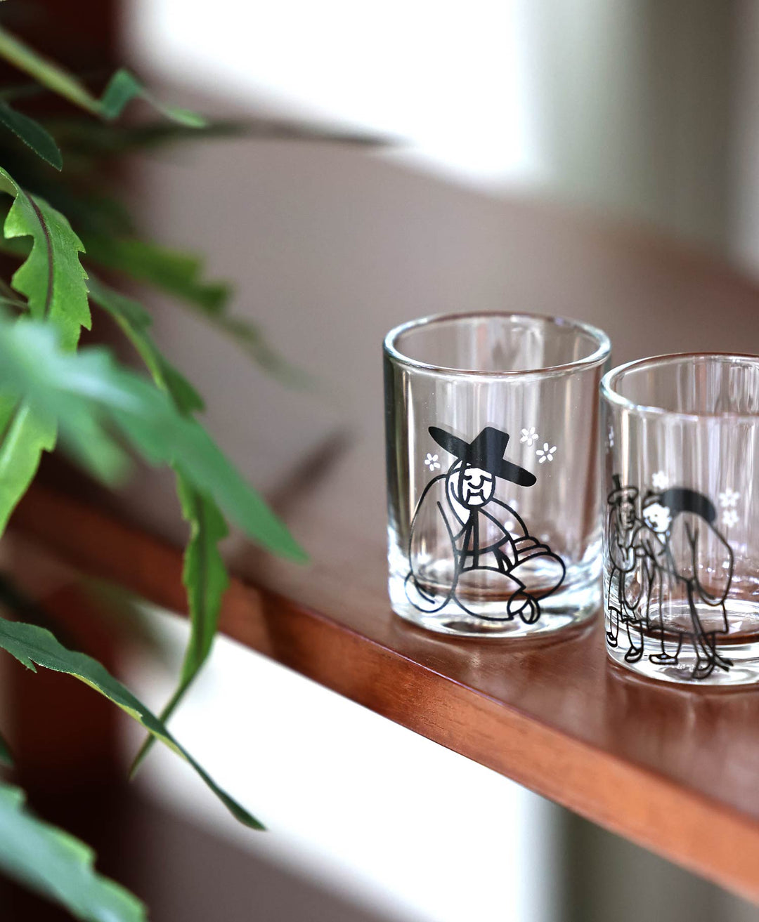 Changing Soju Glass Set(Tipsy Scholar Color) – National Museum Goods MU:DS